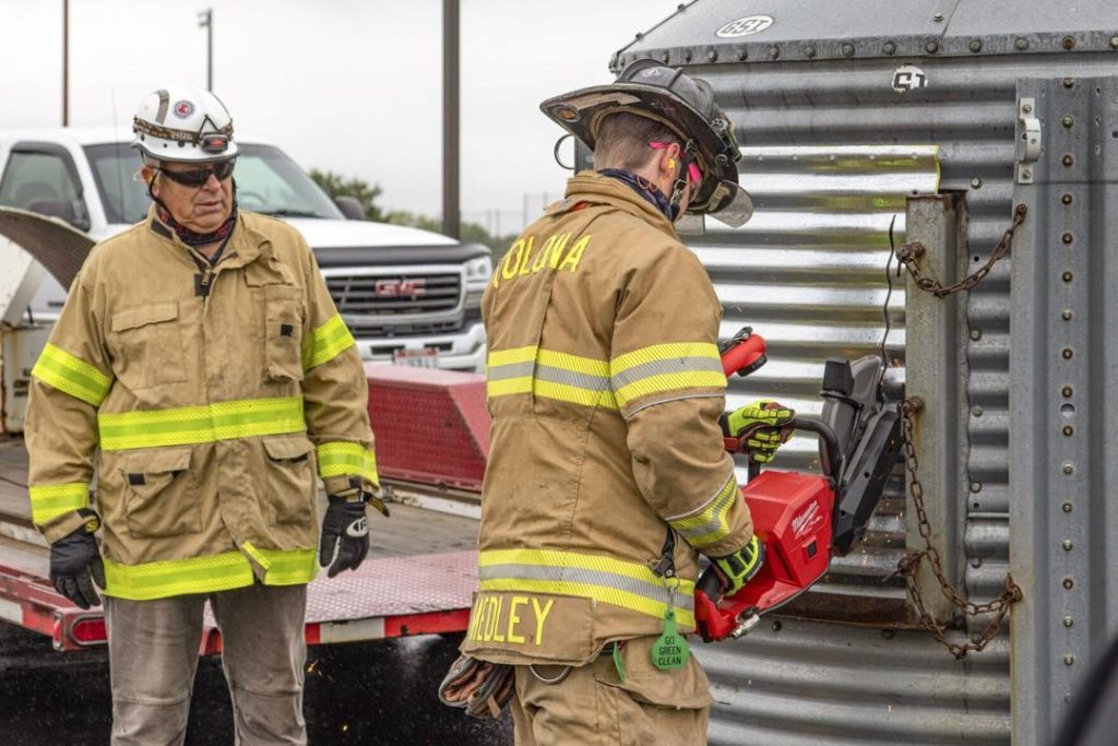 ‘It can be like quicksand’; experts urge grain bin safety this harvest ...